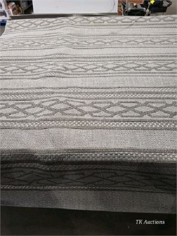 TK Auctions - Toscana Outdoor Rug 7 ft 1p inch x 10ft