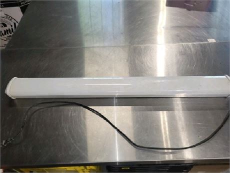 TK Auctions - Koda LED Shop Light