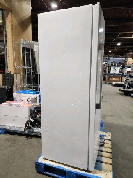 TK Auctions - Hisense Stand Up Freezer