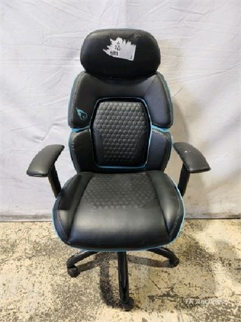 TK Auctions - DPS Centurion Gaming Chair with Adjustable Headrest ...