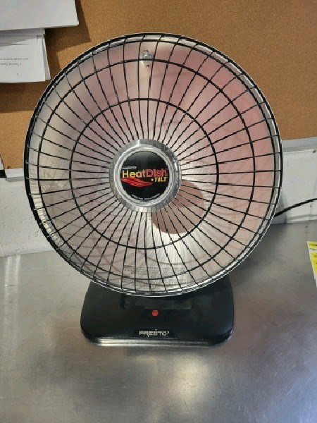 TK Auctions - Presto HeatDish +Tilt Parabolic Heater