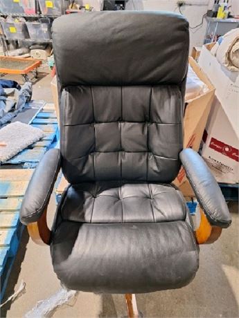 TK Auctions - Tuscany Top Grain Leather High Back Executive Office Chair