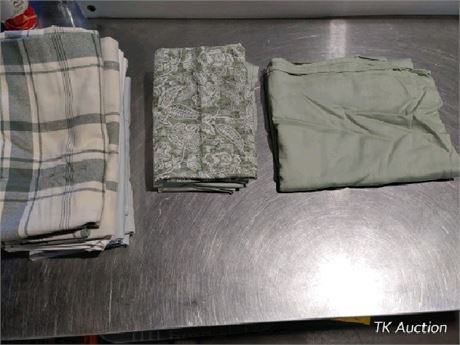 TK Auctions - Miscellaneous Linens Bundle