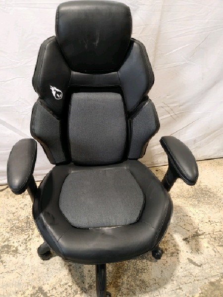 TK Auctions - DPS 3D Insight Gaming Chair, Black