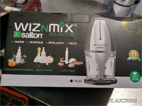 TK Auctions - Salton WizNMix All-in-One Food Processor, Chopper & Blender