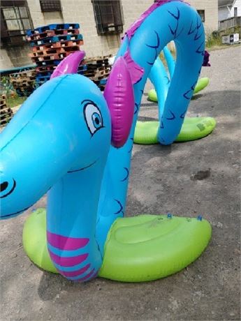 TK Auctions - Giant Sea Serpent Kids Inflatable Sprinkler